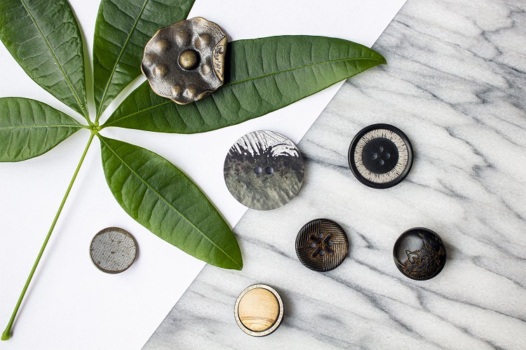 Not At All Buttoned: Relying on Nature and Sustainability - Munique ...